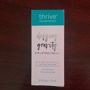 thrive causemetics | Skincare | New In Box Thrive Cosmetics Defying ...